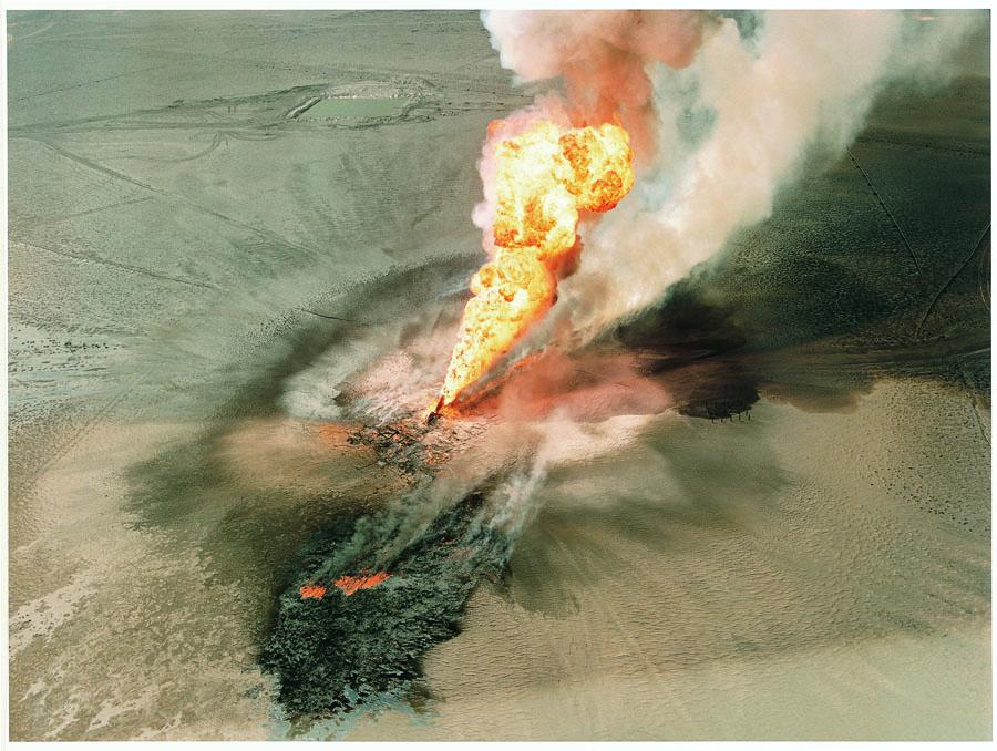 Burgan Field | The official site for the films SAMSARA and BARAKA